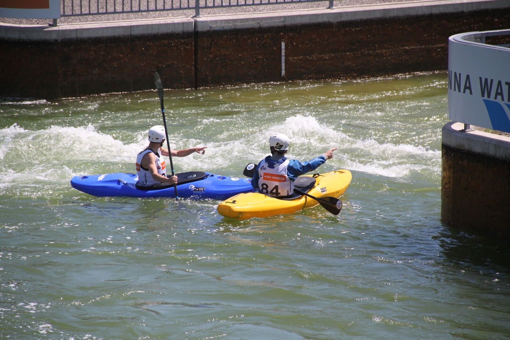 Kajak-Kurse in Wien: Spaß & Technik auf der Wildwasseranlage